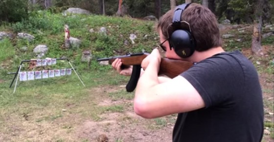 Here Is A Video Of Guy Playing The American National Anthem With A GUN ...