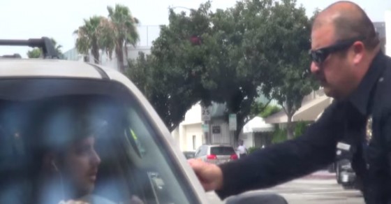 I Couldn't Believe What This Cop Did To These People. Wow! - Sharedots