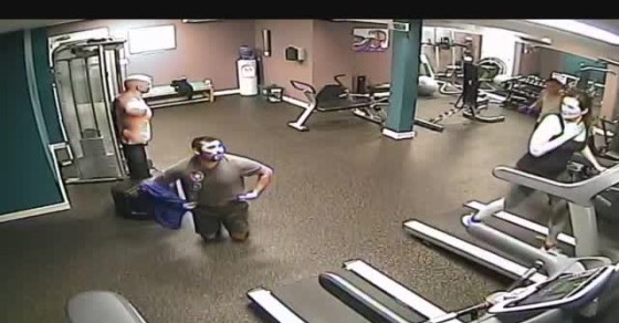 Treadmill Multitasking Fail - Sharedots