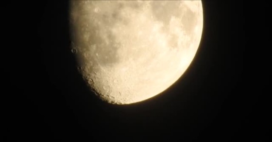 Insane camera zoom captures detailed footage of the moon's surface ...