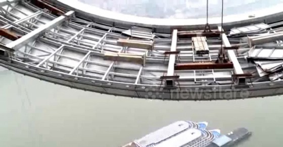 Massive air corridor connects four skyscrapers in Chinese city - Sharedots