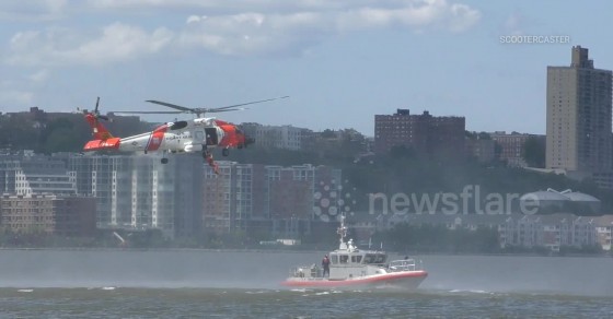 Coast Guard demonstrate search and rescue in Manhattan - Sharedots