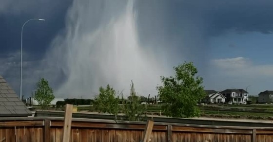 Fascinating Time-Lapse of Storm Downburst - Sharedots