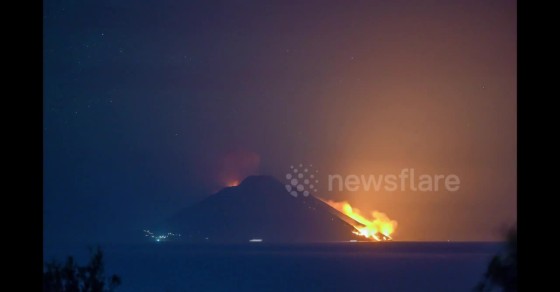 Time-lapse footage shows fire raging through Italian island of ...