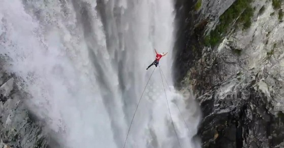 German daredevil rope swings off 850ft waterfall in Canada - Sharedots