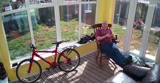 Conservatory Roof Randomly Cracks Before Collapsing - Sharedots