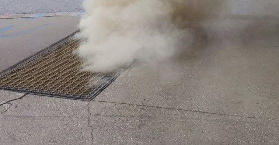 Underground Transformer Fire Smokes Out City Intersection - Sharedots