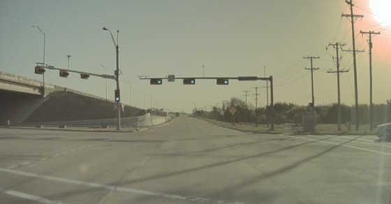 Red Light Runner Causes Crash - Sharedots