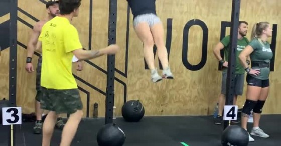 Falling During CrossFit - Sharedots
