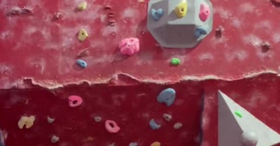 Epic wall climbing fail captured on camera - Sharedots