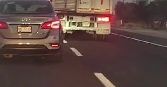 Semi-Truck Crashes After Refusing to Let Cars Pass - Sharedots