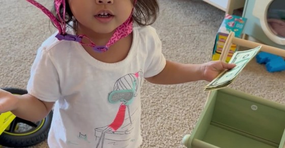 Little Girl Learns About Inflation During Playtime - Sharedots