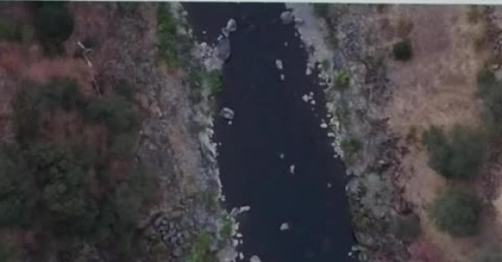 Fearless daredevil makes an astonishing 730-foot base jump - Sharedots