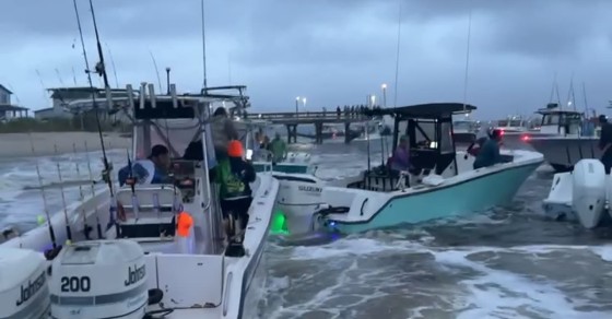 Boats Collide During US Open King Mackerel Tournament - Sharedots