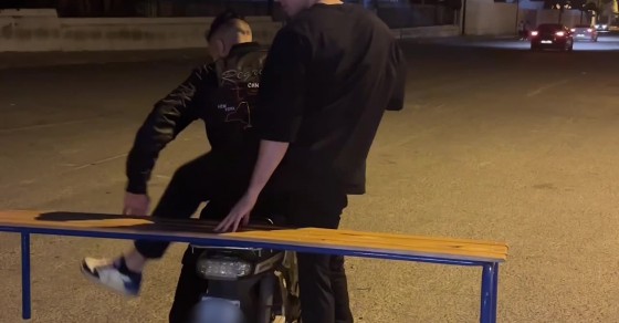 Motorcycle Bench Doubles Passenger Capacity - Sharedots