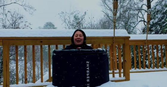 Ice Bath In The Snow - Sharedots