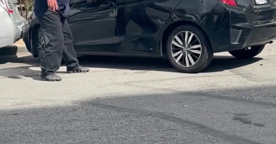 Crazy Man Runs Into Multiple Cars - Sharedots