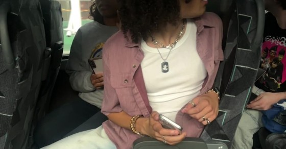 Bus Window Shatters and Bus Driver Keeps Driving - Sharedots